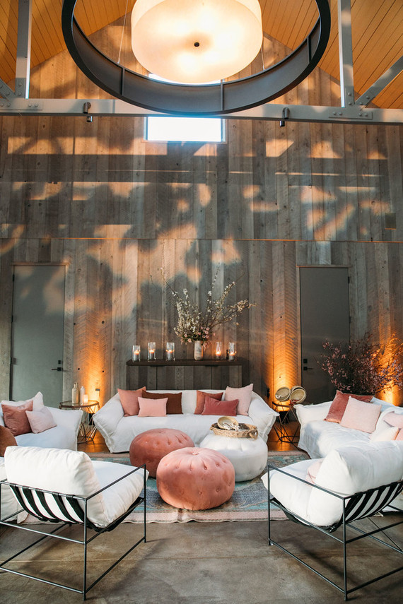 Modern rustic lounge | Wedding & Party Ideas | 100 Layer Cake