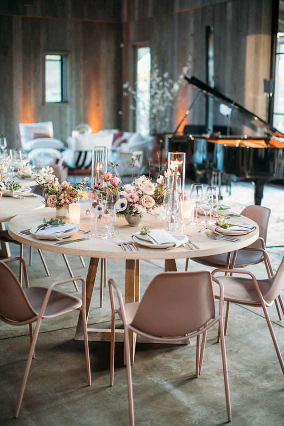 Modern rustic barn wedding | Wedding & Party Ideas | 100 Layer Cake
