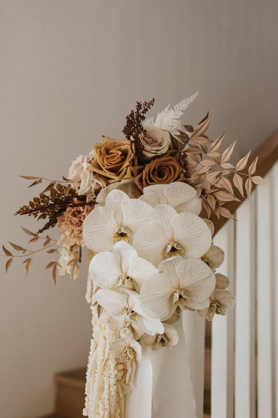 Earth tone wedding flowers | Wedding & Party Ideas | 100 Layer Cake