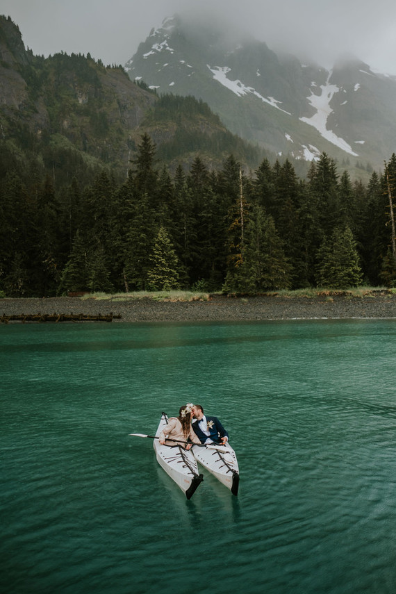 Kayak wedding portraits | Wedding & Party Ideas | 100 Layer Cake
