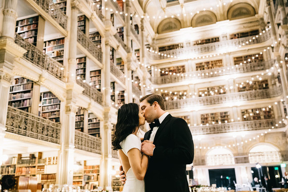 A wintery library wedding with the most magical reception / George ...