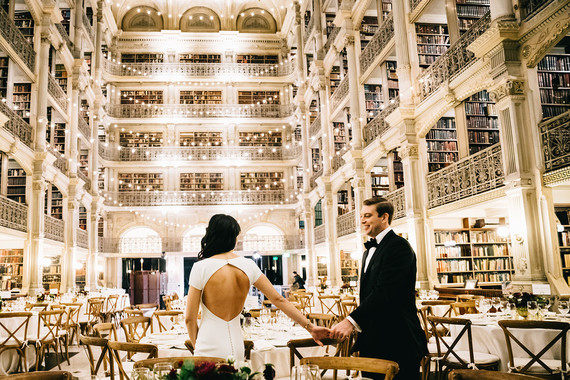 A wintery library wedding with the most magical reception / George ...