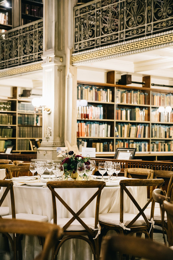 A wintery library wedding with the most magical reception / George ...