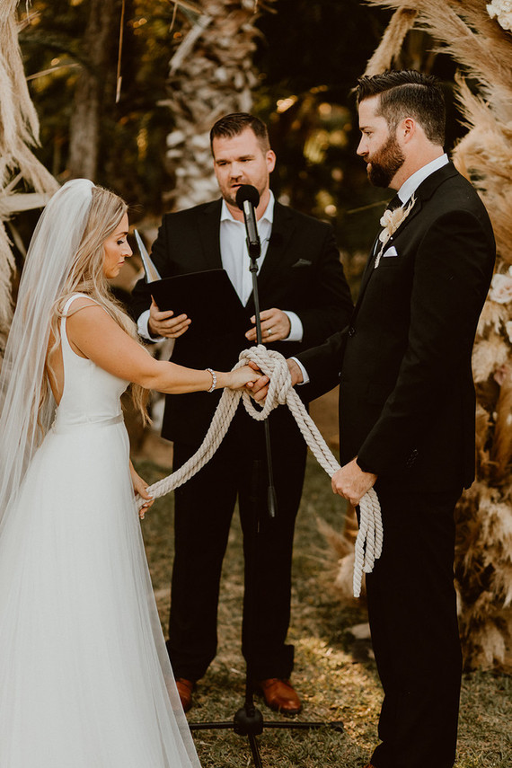 Knot tying ceremony | Wedding & Party Ideas | 100 Layer Cake