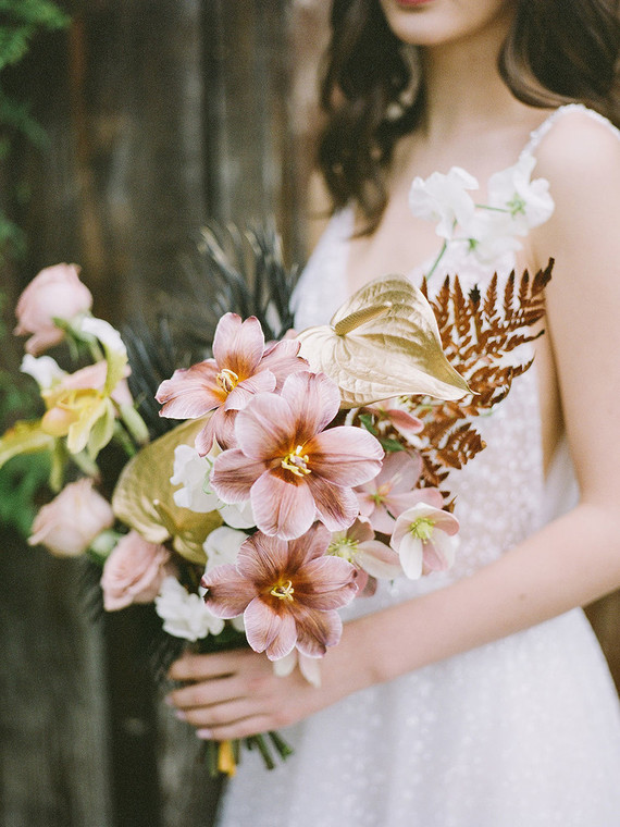 gold painted bridal bouquet | Wedding & Party Ideas | 100 Layer Cake