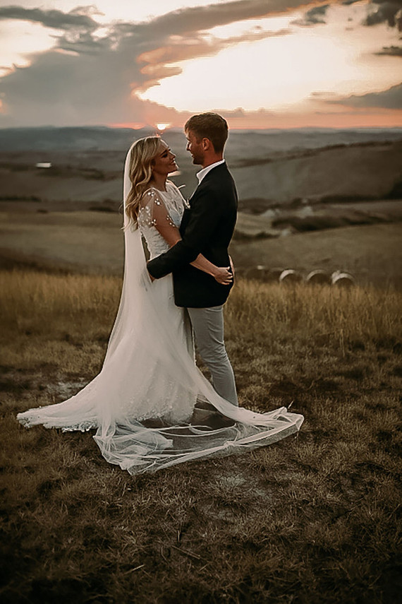 bride and groom | Wedding & Party Ideas | 100 Layer Cake