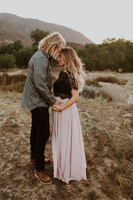 Rustic fall family photos by Elizabeth Lauren Photography | Browse ...