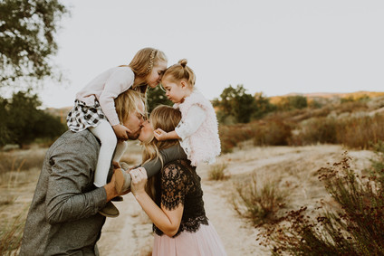 Rustic fall family photos by Elizabeth Lauren Photography | Browse ...