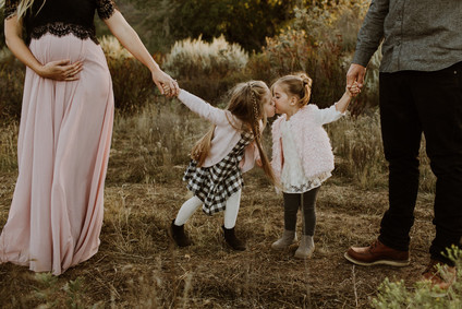 Rustic fall family photos by Elizabeth Lauren Photography | Browse ...